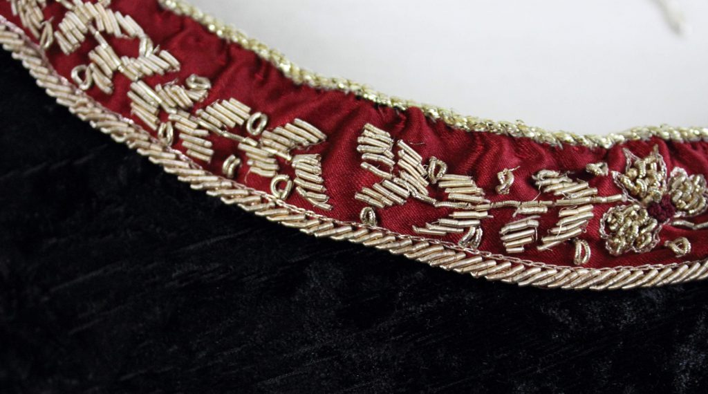 Return to Middle Earth: An Elven Gown of Twilight Velvet – Centuries-Sewing