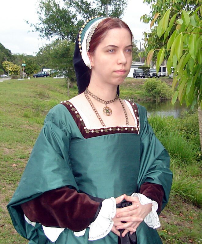 Green “Tudor” Gown – Centuries-Sewing